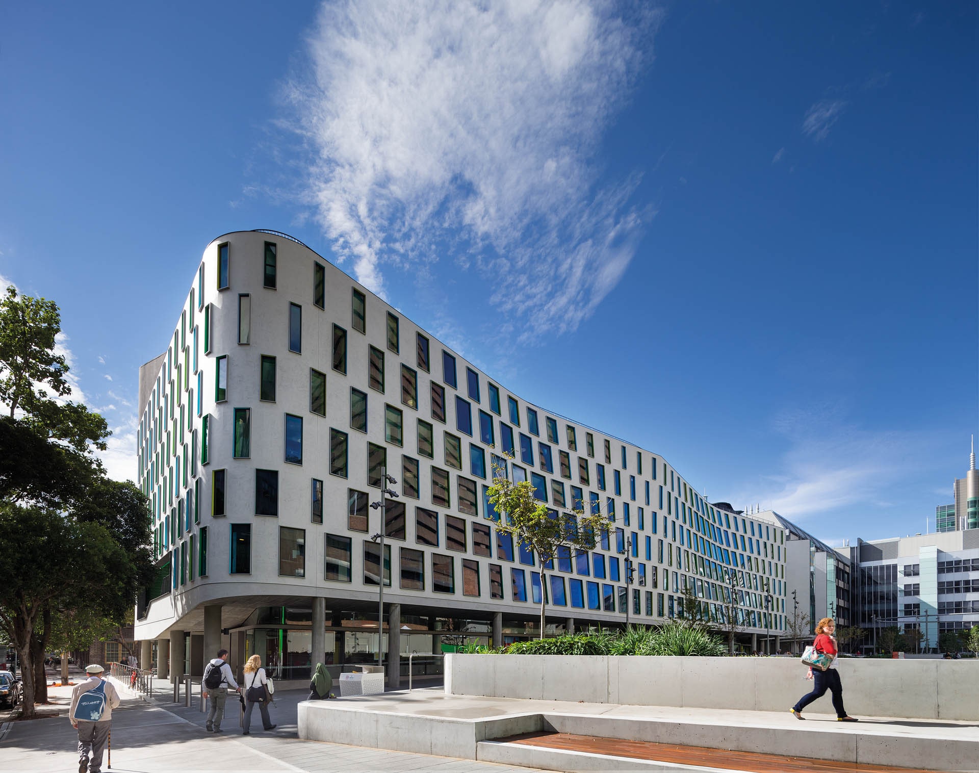 UTS Alumni Green, Building 7
